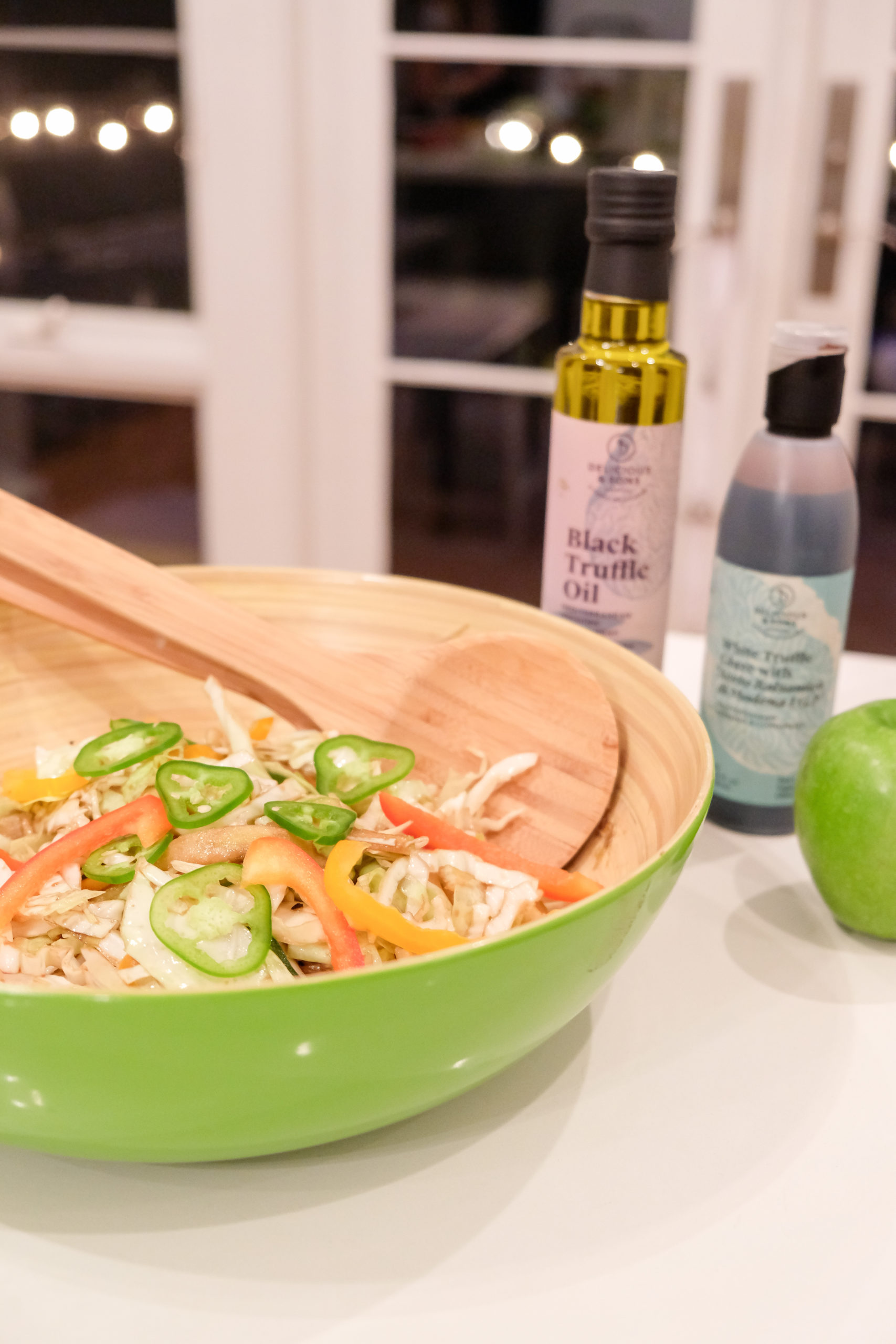 Ensalada de Col por Amy Quinn - Delicious & Sons